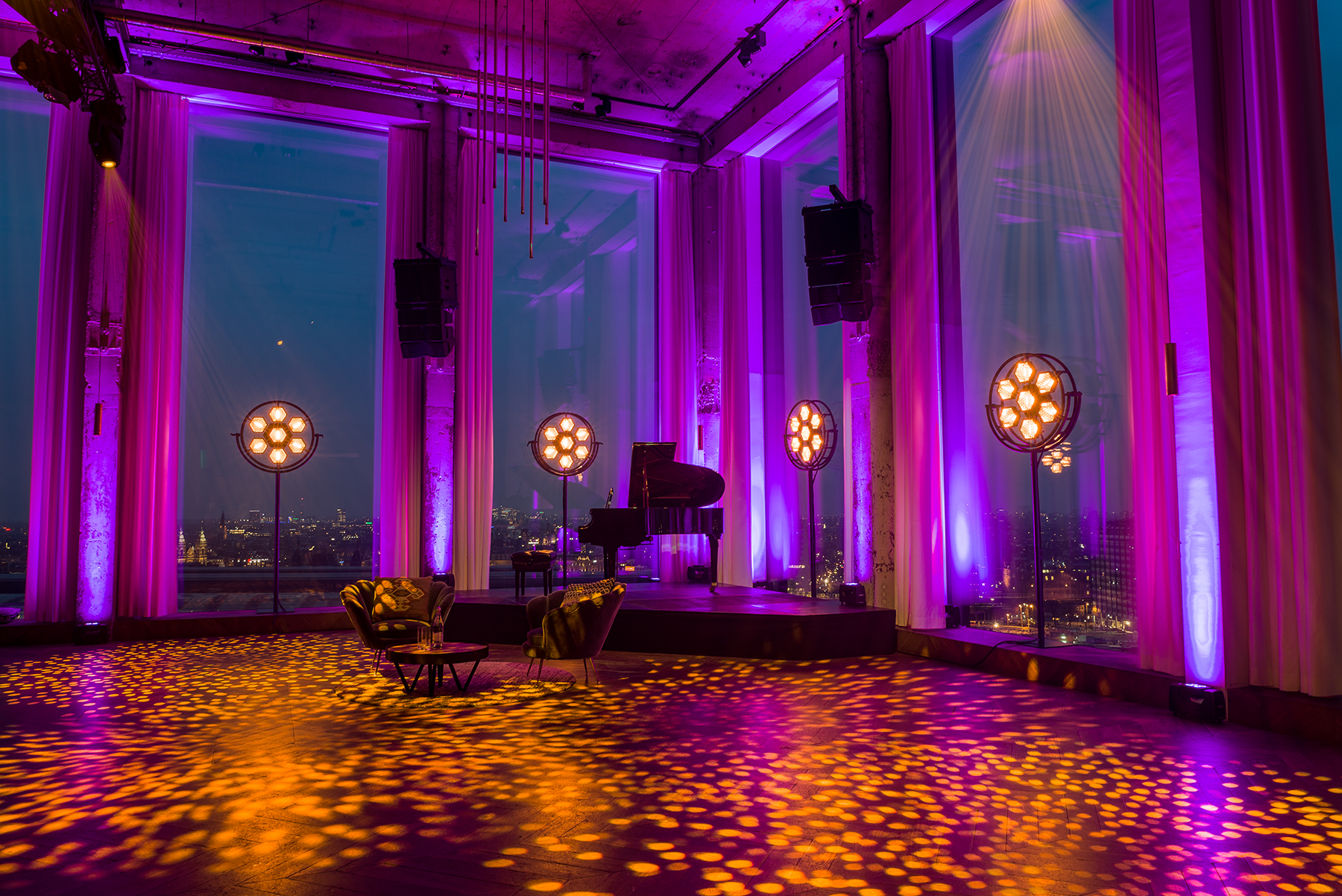 Event Techniek - Eventfabriek is creatief met beeld, geluid en licht